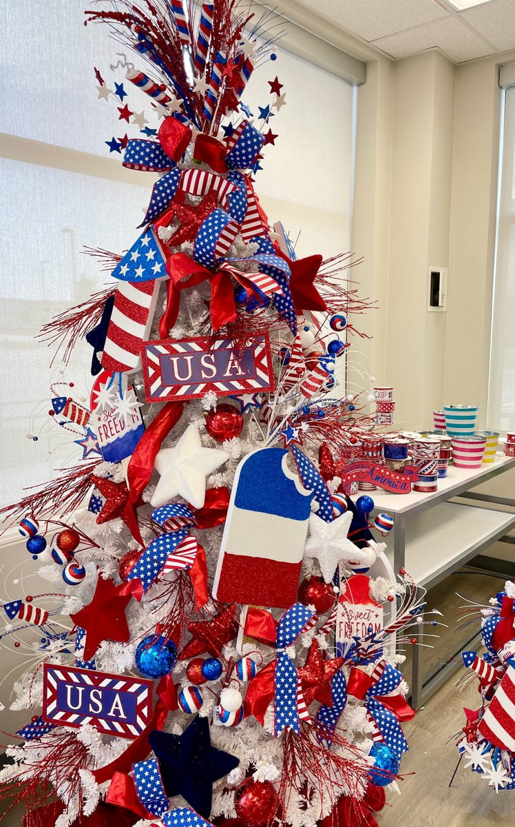 How to Decorate a Patriotic Tree – The Wreath Shop